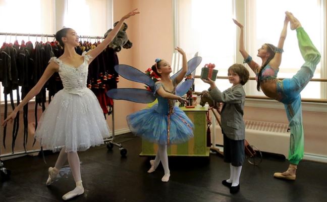 Four Tri-City Dancers in The Nutcracker for Goh Ballet - Goh Ballet